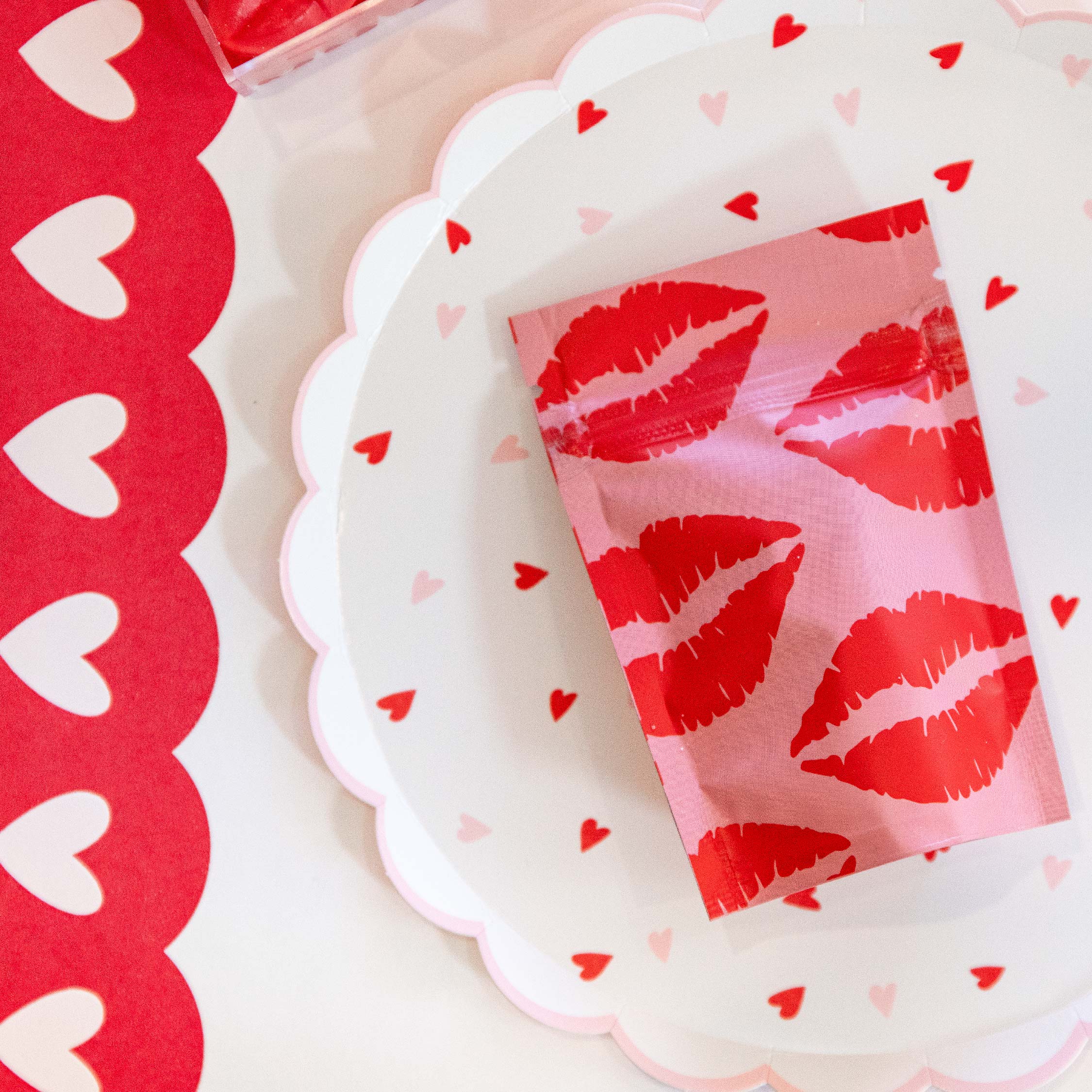 Ruby Bond. Designer Candy Boxes & Bags by Elizabeth Schmitt – Ruby Bond